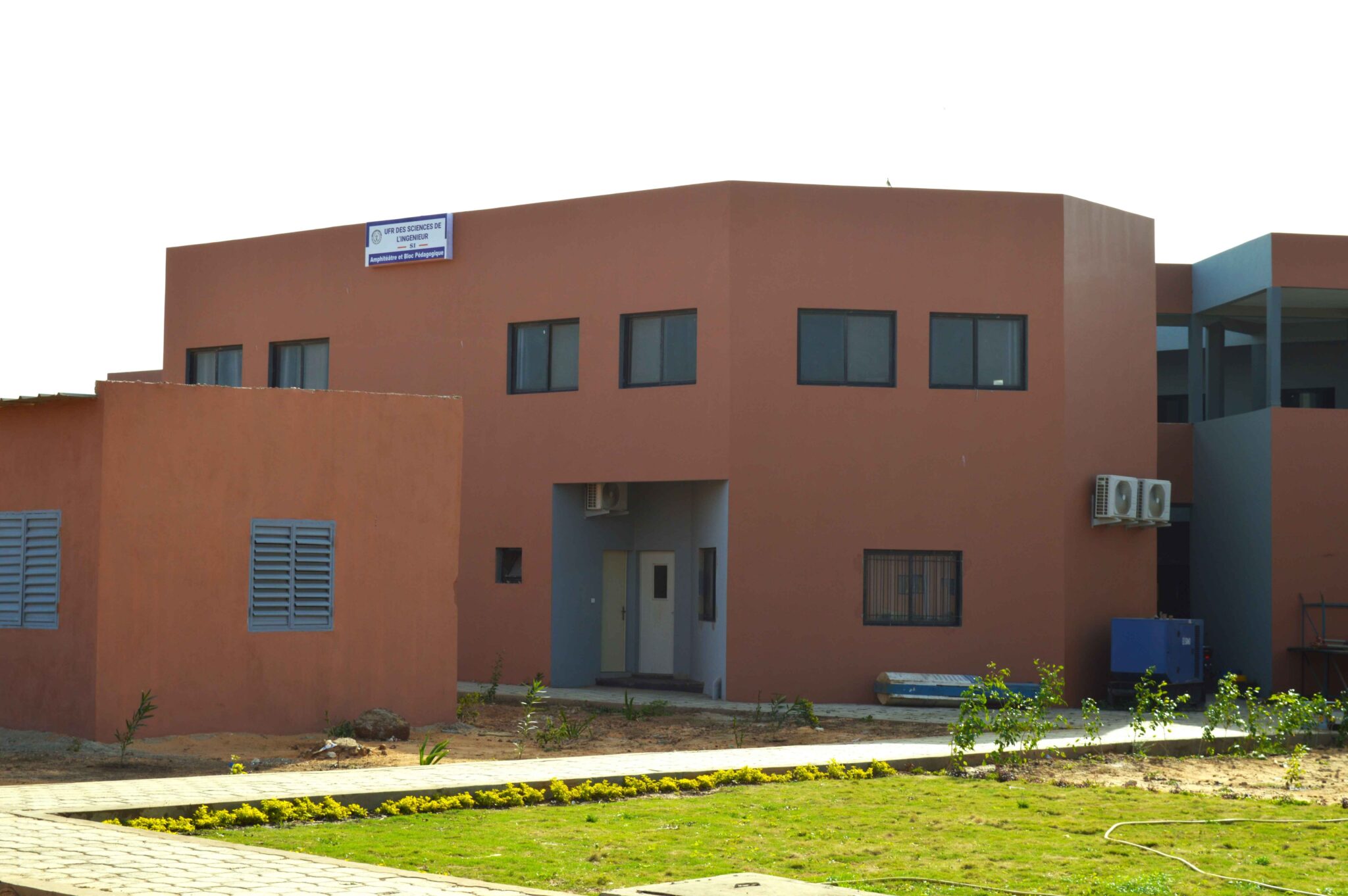 UFR des Sciences de l’Ingénieur - Université Iba Der Thiam de Thies